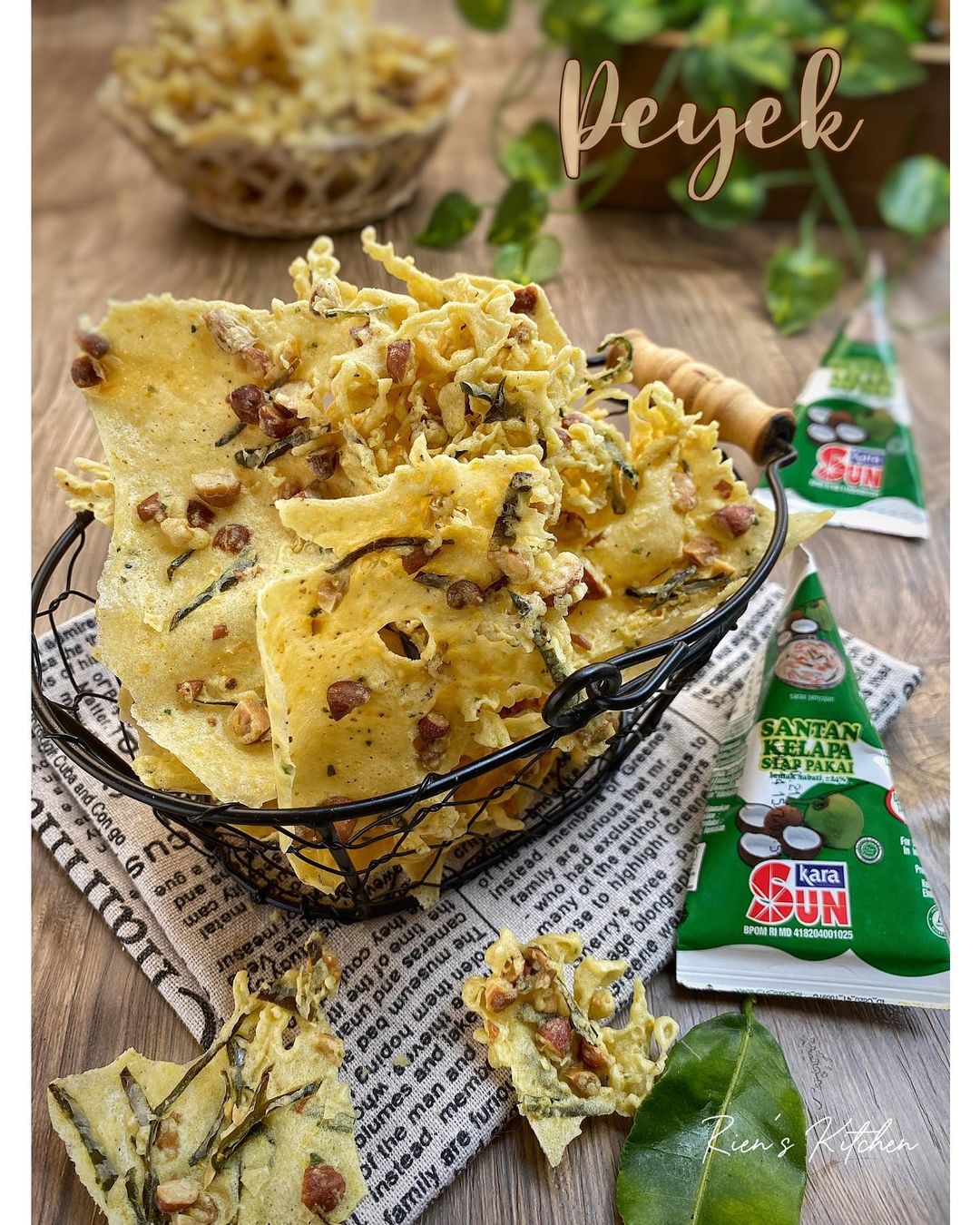 Resep Peyek Kacang Anti Melempem - Orami Recipes