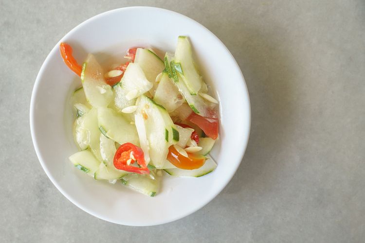 Resep Acar Timun Tanpa Cuka - Orami Recipes