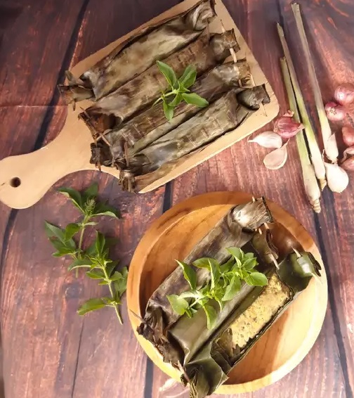 Resep Ikan Asin Jambal Roti Pepes - Orami Recipes