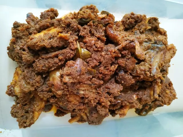Resep Rendang Ayam Kering - Orami Recipes