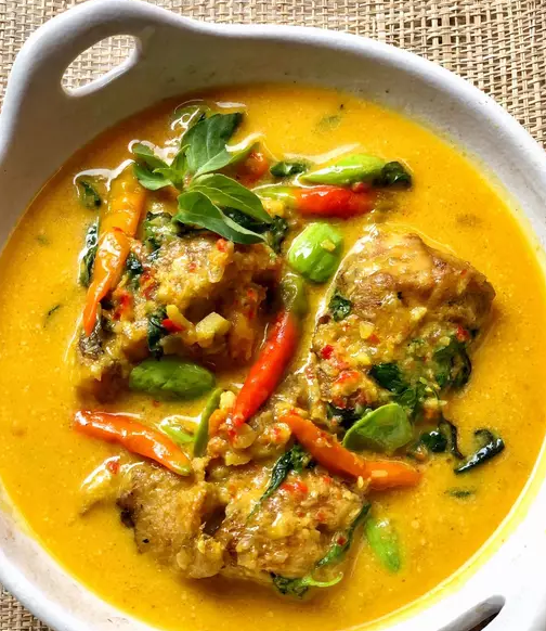 Resep Mangut Ikan Pari Asap Kuah Kuning - Orami Recipes