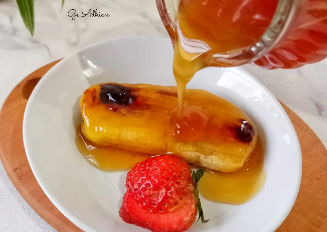 Resep Pisang Bakar Saus Karamel - Orami Recipes