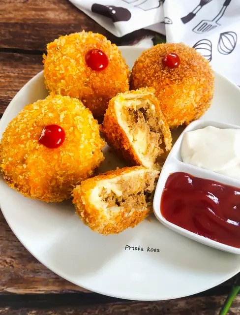 Resep Roti Goreng Isi Ayam - Orami Recipes