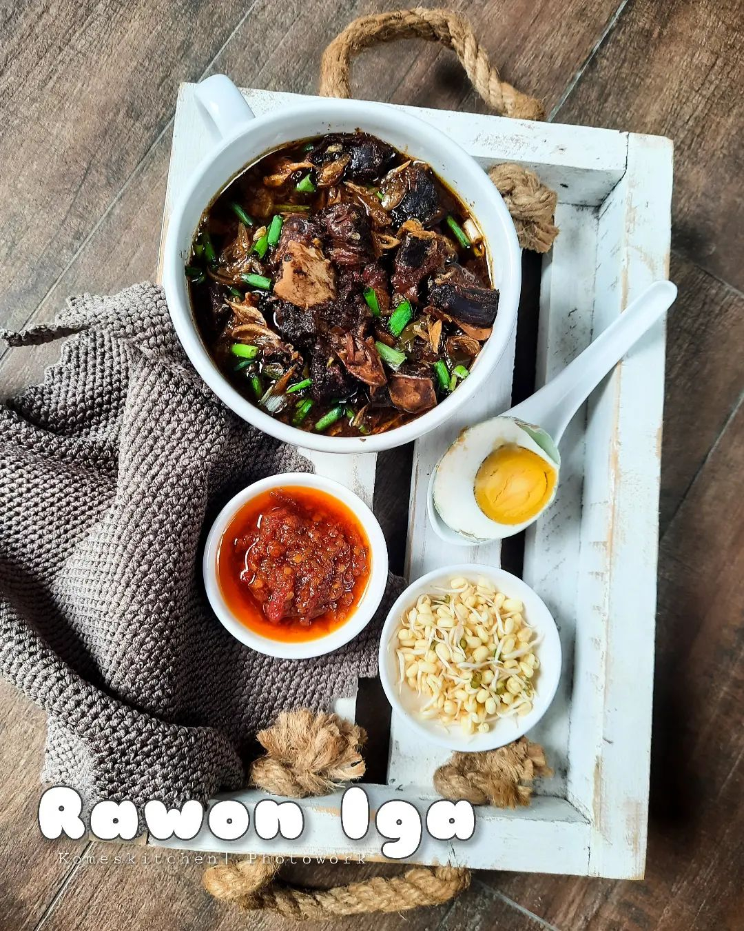 Resep Rawon Daging dan Iga Sapi Spesial - Orami Recipes