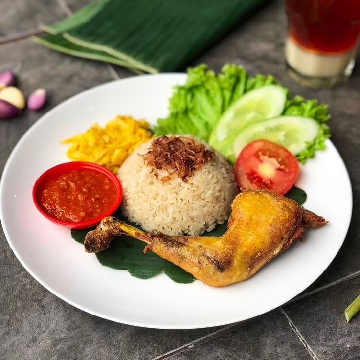 Resep Nasi Uduk Rice Cooker Enak - Orami Recipes