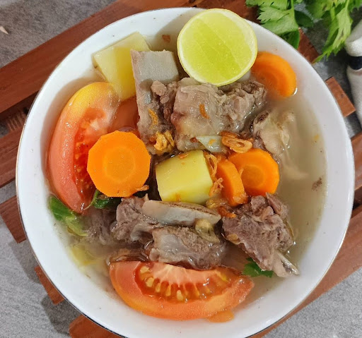 Resep Sup Tulang Sapi Gurih - Orami Recipes